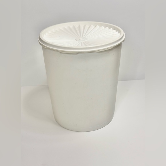 Tupperware | Kitchen | Vintage Tupperware One Touch Storage White ...